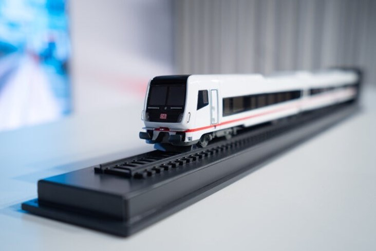 Tak będą wyglądać składy Talgo dla Deutsche Bahn. Pojadą do Amsterdamu ...