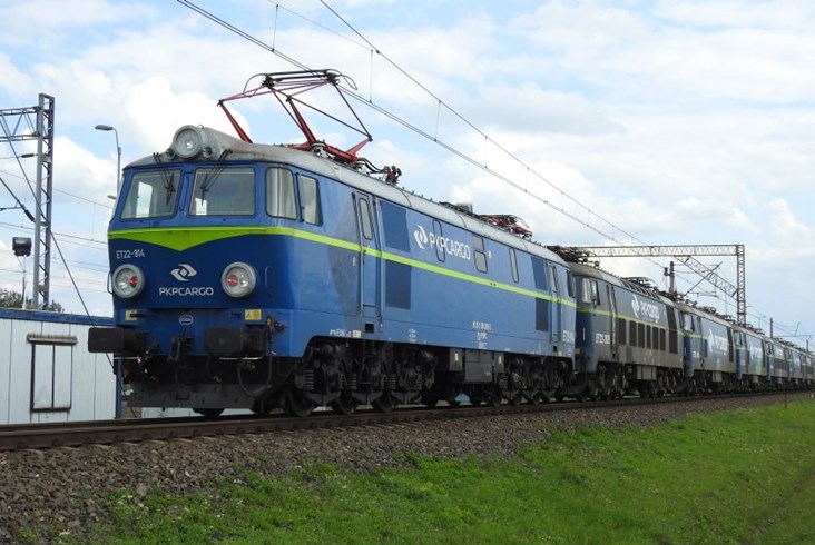 Griffin IC na testach ciągnął 8 lokomotyw PKP Cargo [FILM] [WIĘCEJ ...