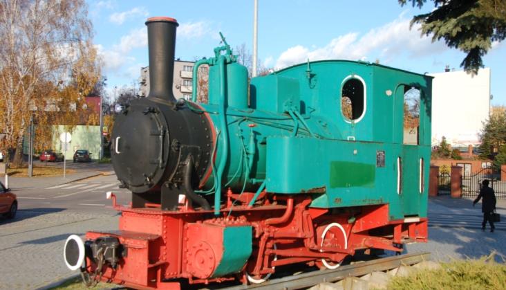 Miłośnicy kolei, stowarzyszenia i samorządy odnawiają parowozy w całej ...
