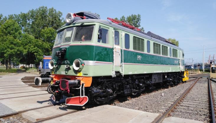 Lokomotywy PKP Intercity w historycznych barwach - Wszystko na temat branży kolejowej: PKP ...