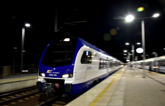 Pojechaliśmy nowymi Flirtami PKP Intercity. Czym się różnią od poprzednich? - Rynek Kolejowy