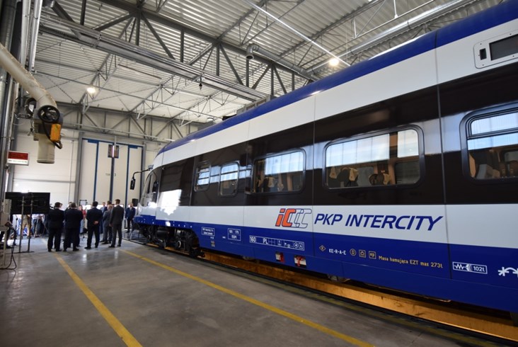 Ostatni ED74 wrócił do PKP Intercity [zdjęcia] - Wszystko na temat ...