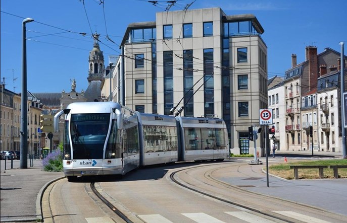 Nancy zrezygnowało z dotychczasowych "tramtrolejbusów" (TVR) na rzecz ...