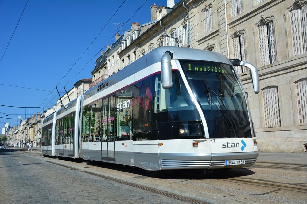 Nancy zrezygnowało z dotychczasowych "tramtrolejbusów" (TVR) na rzecz ...
