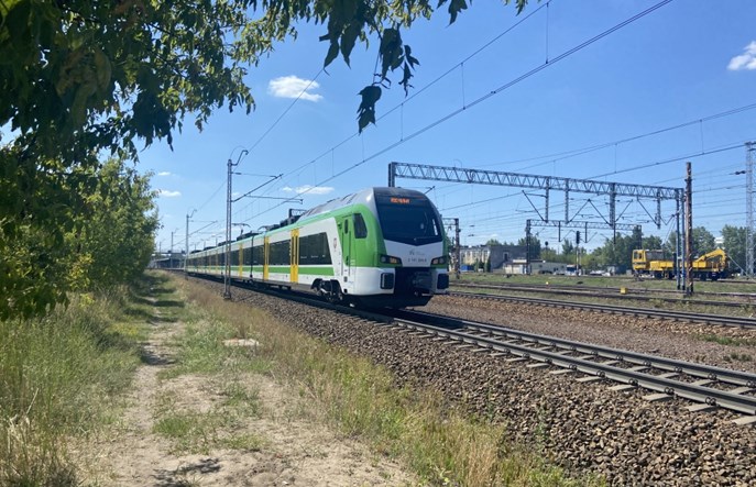 Długi weekend sierpniowy z biletem wycieczkowym Kolei Mazowieckich - Rynek Kolejowy