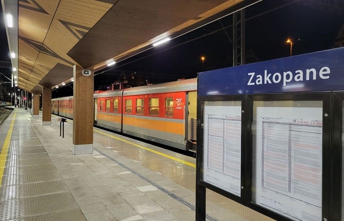 Pociągi dotarły do stacji Zakopane [film] - Rynek Kolejowy