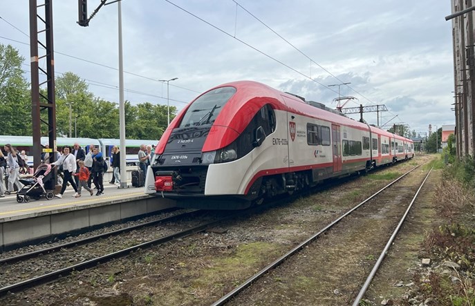 Bursztynek Kolei Wielkopolskich kursuje do Kołobrzegu. Niespiesznie - Rynek Kolejowy