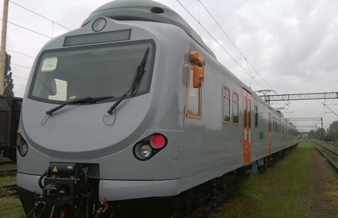 Pierwszy zmodernizowany przez FPS EN57 jest już na testach (zdjęcia ...