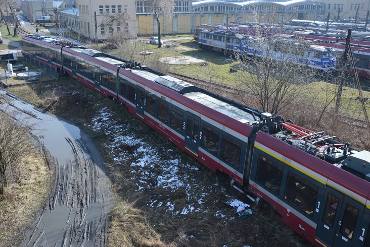 ED74 wciąż w krzakach - Wszystko na temat branży kolejowej: PKP ...