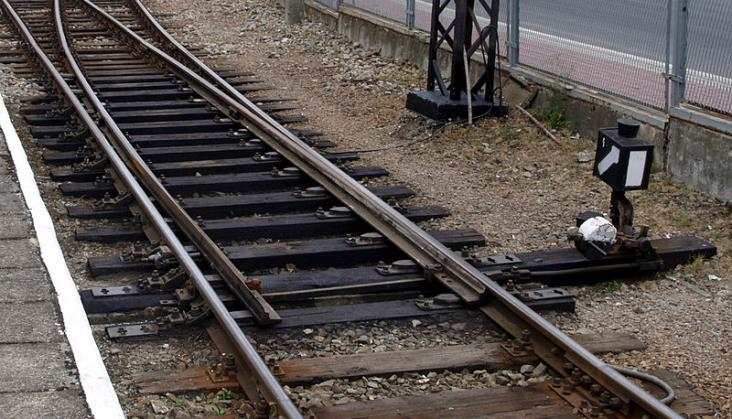 Track Tec zakończył prace nad rozjazdem kolejowym o promieniu 2500 m ...