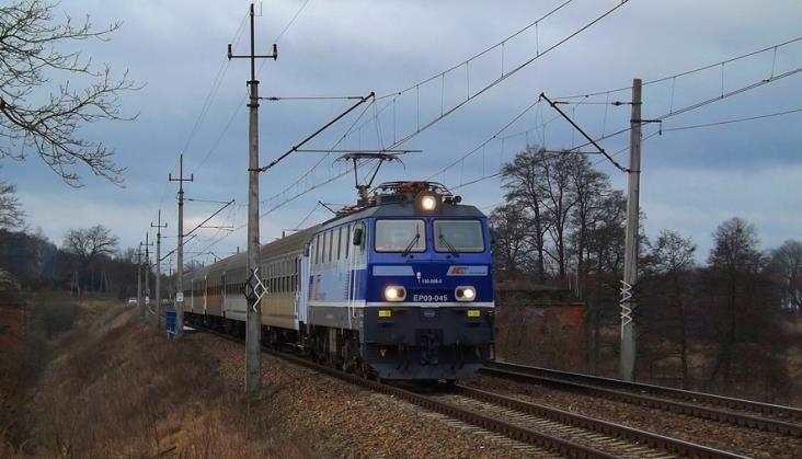 Przepełniony pociąg TLK Mazury. Interweniuje UTK - Wszystko na temat ...